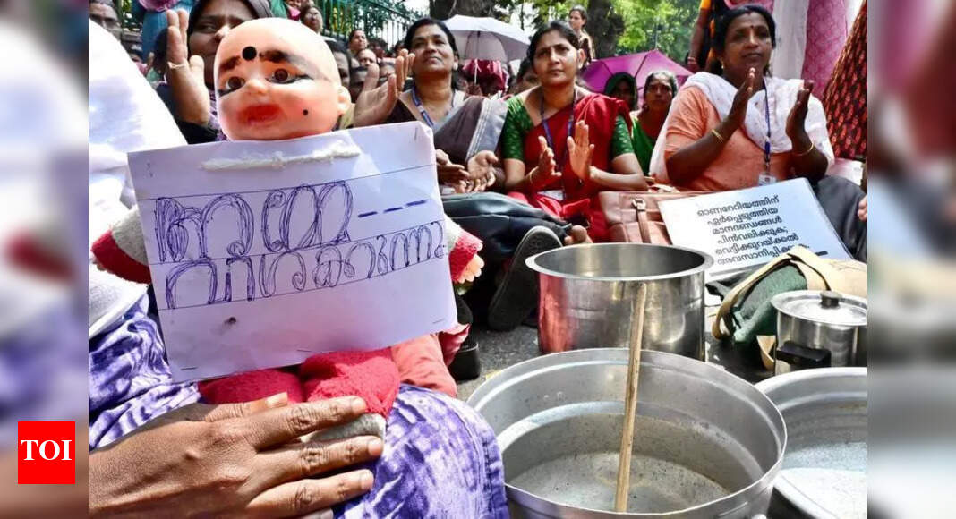 ASHA workers’ protest grows, leaders face action | Thiruvananthapuram ...