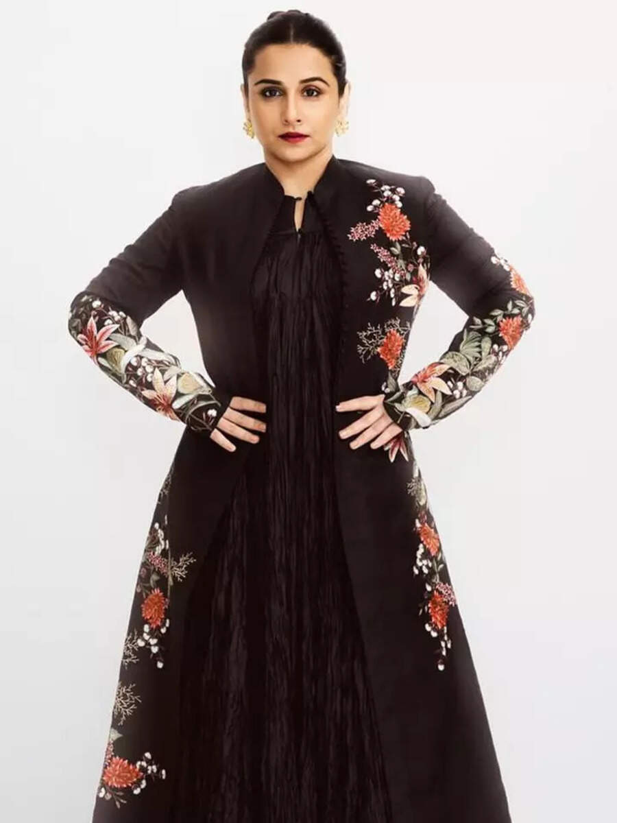 Vidya Balan impresses with her classic elegance | Times of India