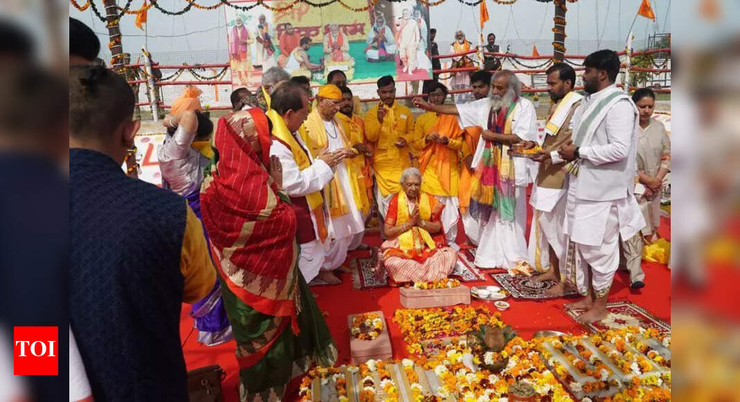 UP governor Anandiben Patel attends first foundation day of Kalki Dham ...