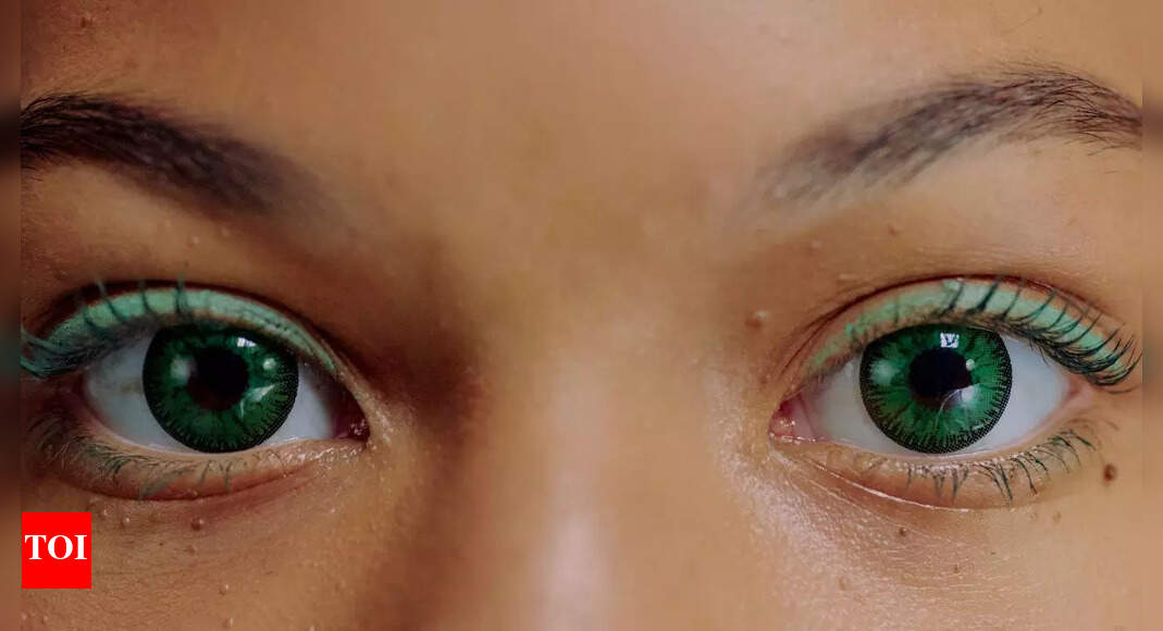 What is 'sticky eyes,' and can this viral dating trick actually work ...