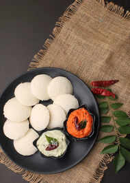 Udumbu Movie: Showtimes, Review, Songs, Trailer, Posters, News & Videos ...