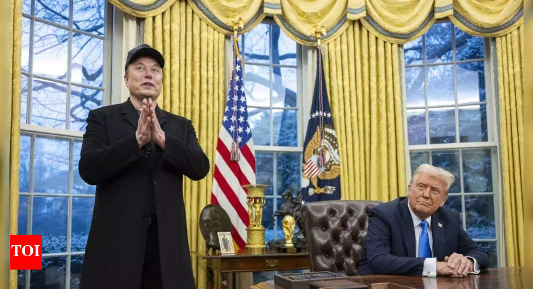Donald Trump changes 145-year-old iconic desk at Oval Office; here’s ...