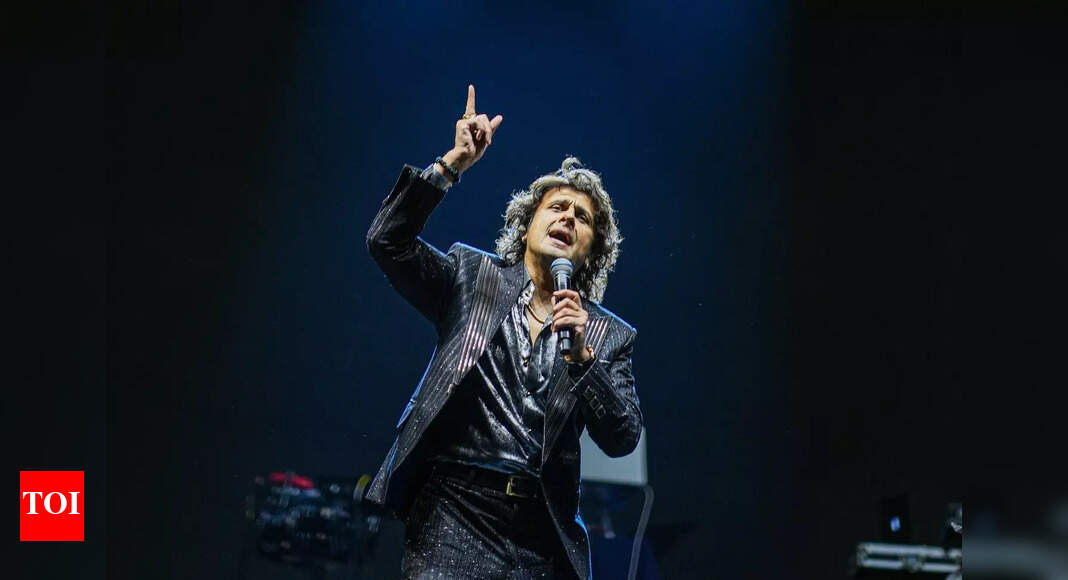 Sonu Nigam breaks down during Bengaluru concert | Events Movie News ...