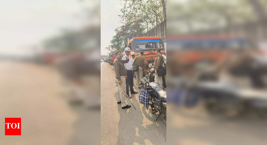 JSR traffic police launch drive against illegal parking | Ranchi News ...