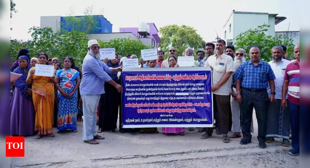 Podanur residents protest against Coimbatore corporation for closing ...