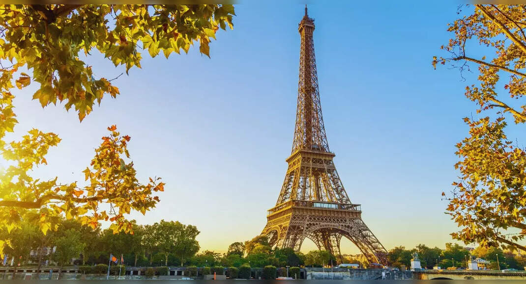 Paris Famous Landmarks: 6 fascinating stories behind Paris' most famous ...