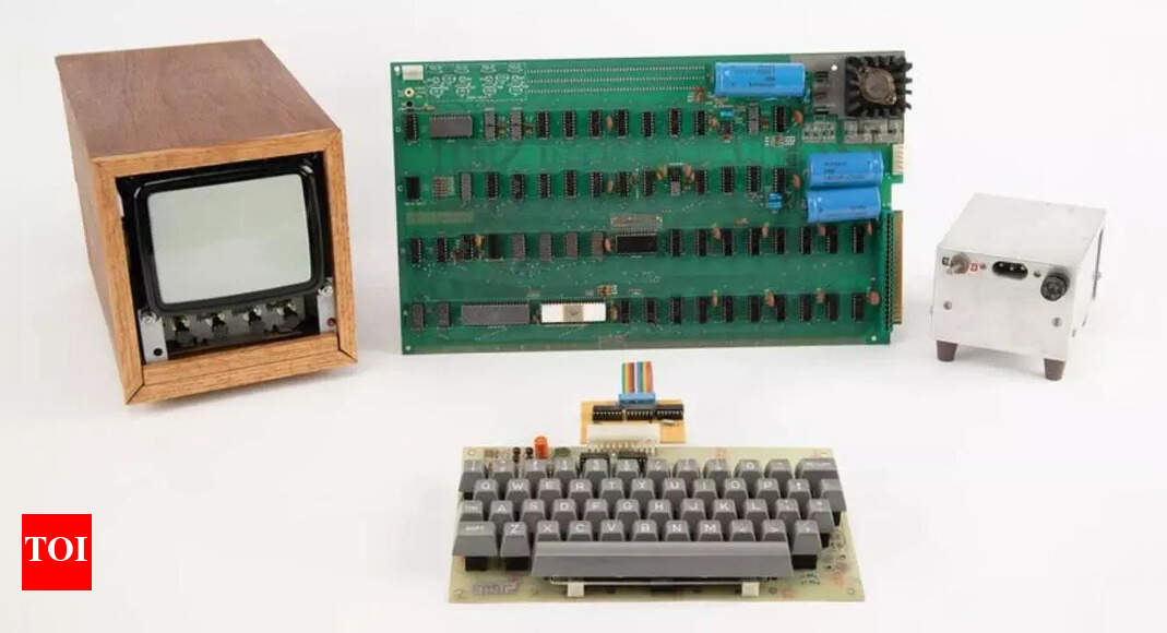 Apple’s first-ever computer, Apple-1 ‘Bayville’ goes to auction, likely to hit $3,00,000 - The ...