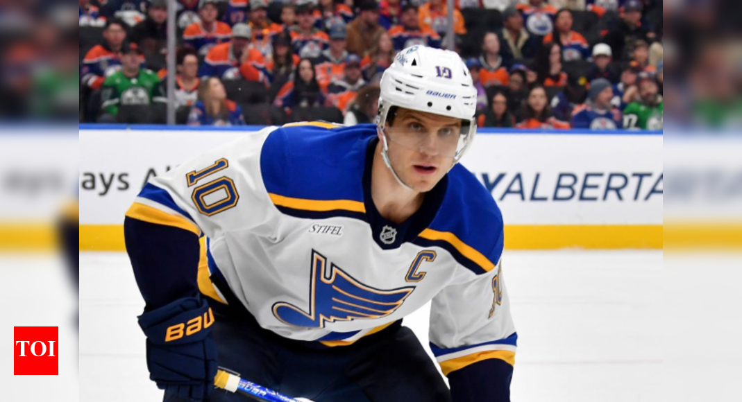 Jeff Schenn delivers a heartfelt speech before his son, Brayden Schenn ...