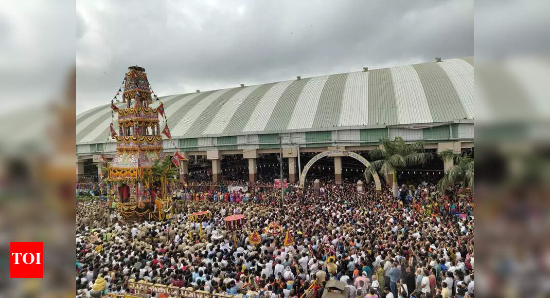 Tens of thousands of devotees take part in Maha Rathotsava atop MM ...
