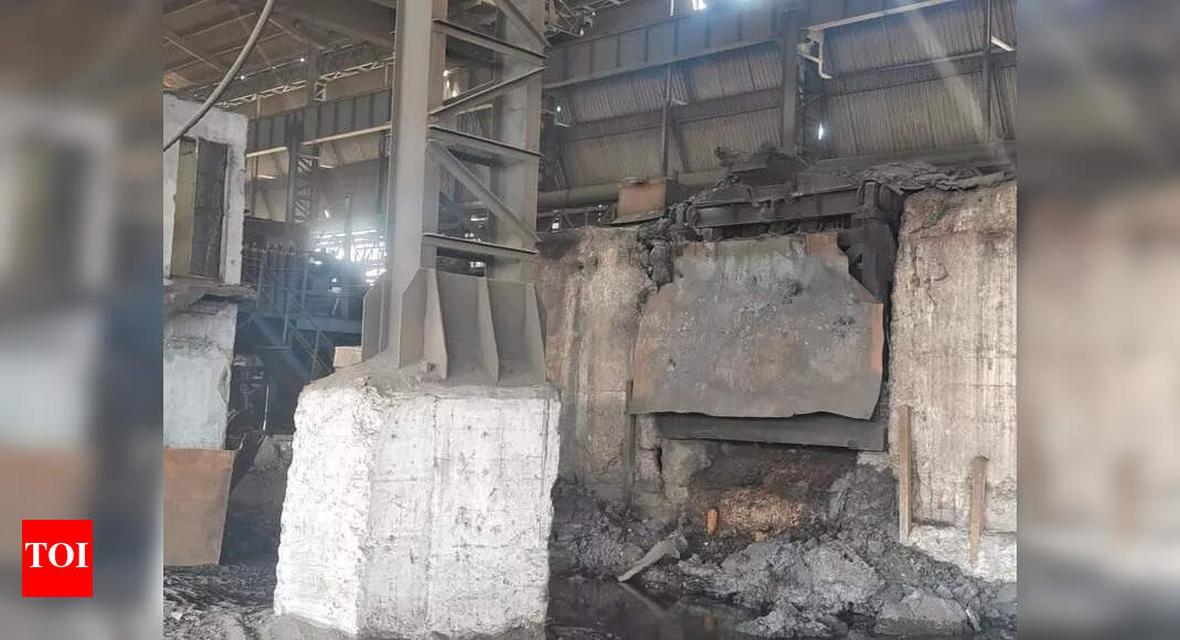 Furnace explosion at Chintpurni sponge iron factory injures five ...