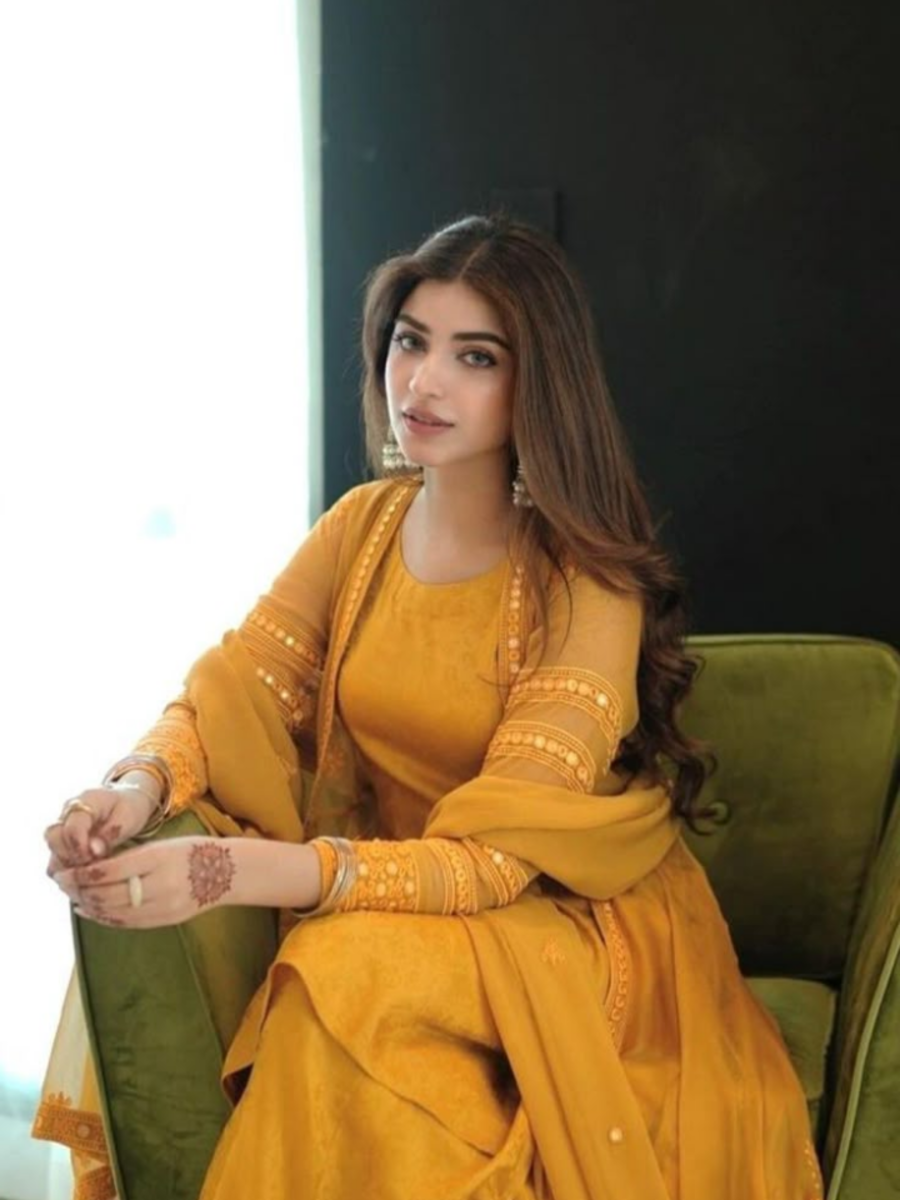 Iconic traditional picks for Ramadan Iftar from Kinza Hashmi’s wardrobe ...