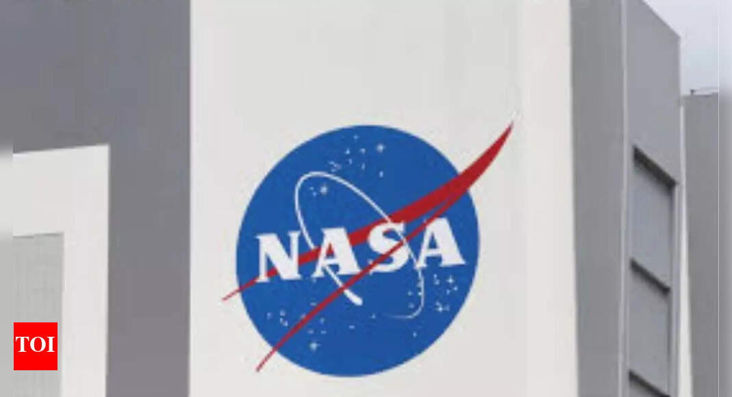 NASA Alert! Athena Moon lander set to land near the South Pole today ...