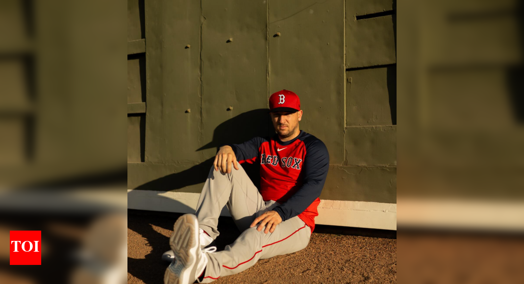 Alex Cora shares honest reaction to Red Sox's 3B controversy involving Alex Bregman and Rafael ...