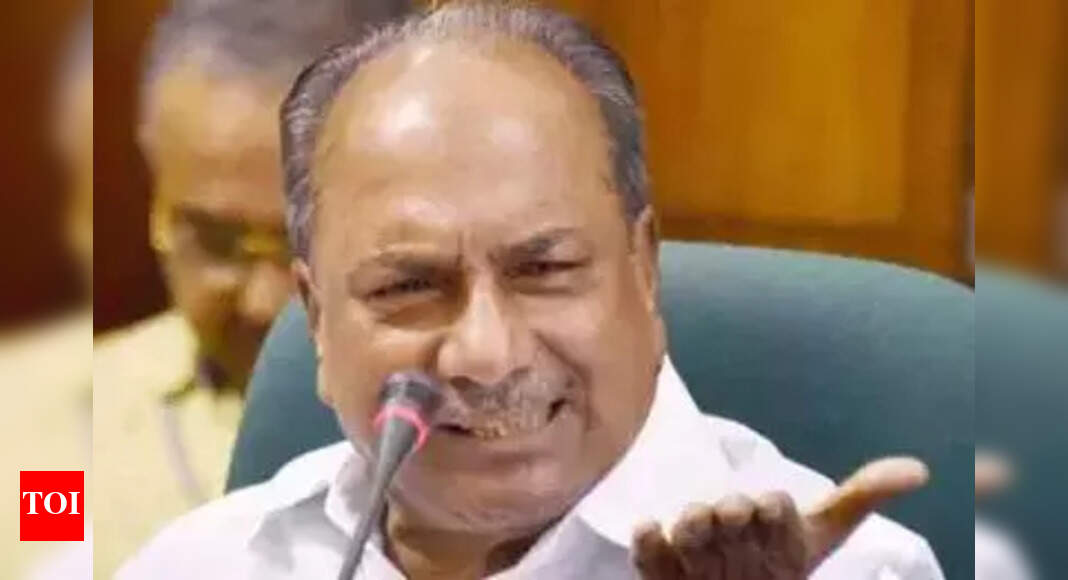 AK Antony criticizes Kerala govt's approach to youth employment and ...