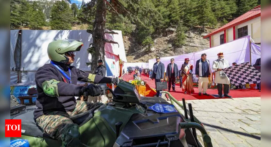 PM flags off trek expedition toone of highest routes -- at 17k ft ...