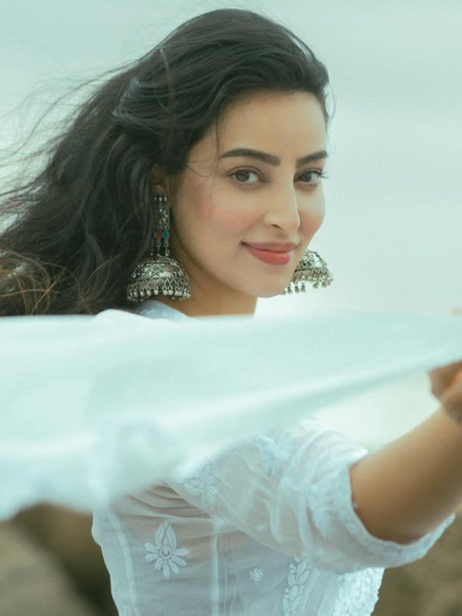 Jhanak fame Chandani Sharma’s chic leisure looks | Times of India