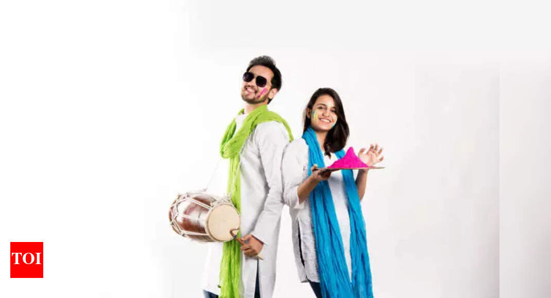 Get set for some stylish Holi accessories - The Times of India