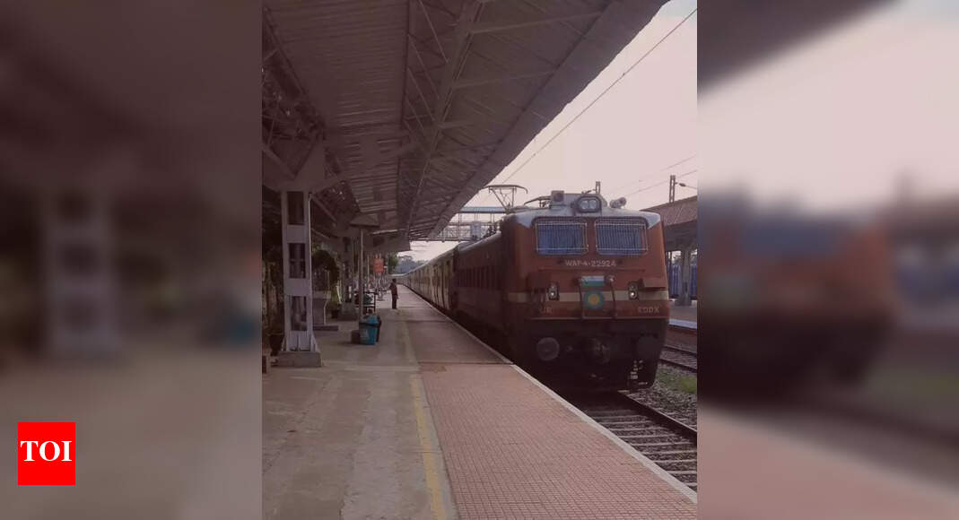 Restart train connecting Mettupalayam & Tirunelveli, urge passengers | Coimbatore News - The ...