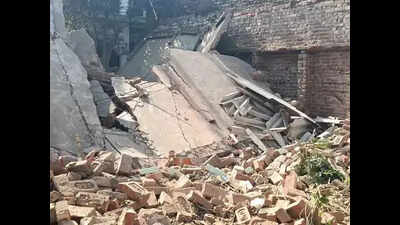 Close shave for woman, her 3 children in mini cylinder blast | Lucknow ...