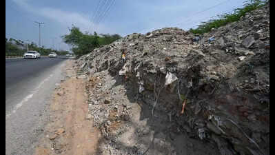 Aravali stretch comes under garbage siege | Gurgaon News - The Times of ...