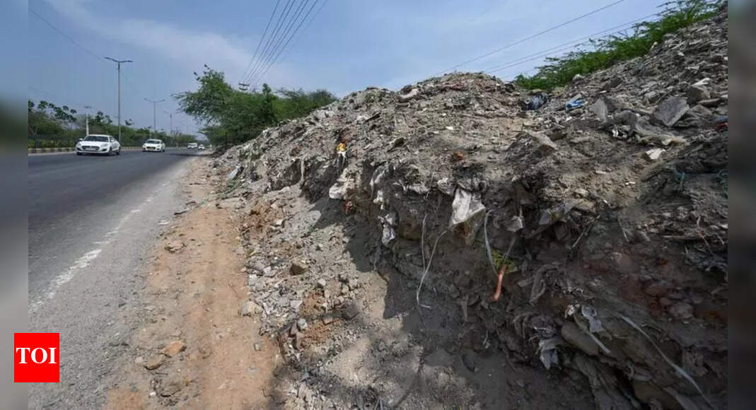 Aravali stretch comes under garbage siege | Gurgaon News - The Times of ...