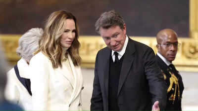 Janet Jones, wife of Wayne Gretzky was once linked to a Gambling Ring ...