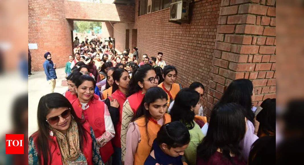 Over 800 students to receive degrees at PU convocation where Murmu will be chief guest ...