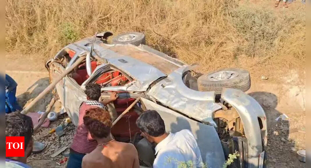 3 killed, 8 injured as car falls into dry canal after tyre burst ...