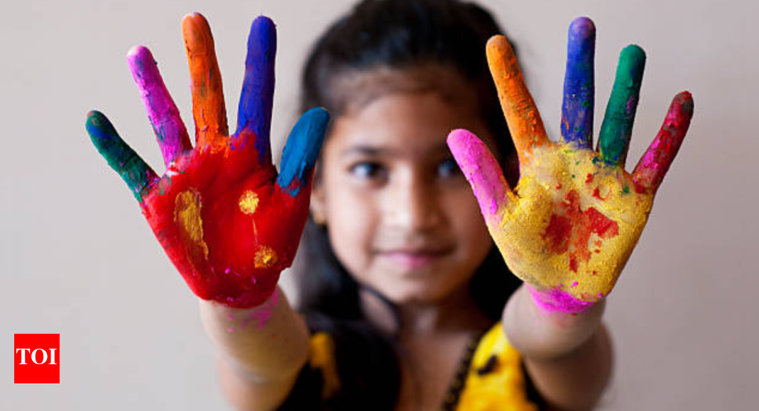 8 tips that can protect your eyes during Holi - The Times of India