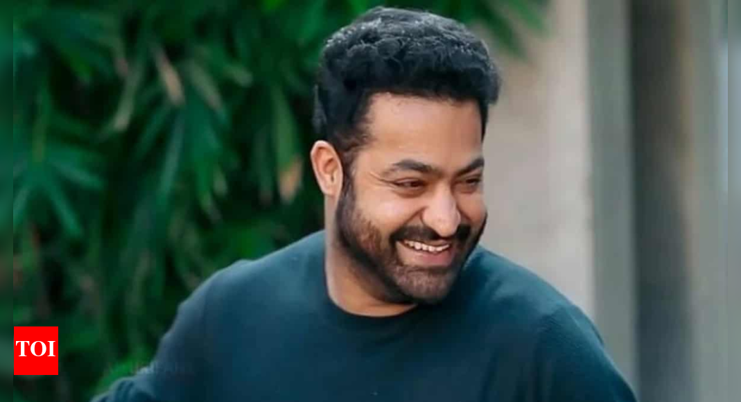 Jr NTR makes a stylish airport appearance as he gears for 'War 2 ...