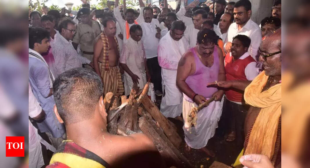 Debendra Pradhan bid farewell with state honours | Bhubaneswar News ...