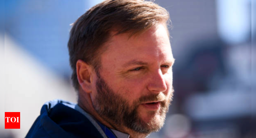 "Did not have on the first pitch": A.J. Pierzynski reacts to Dodgers ...