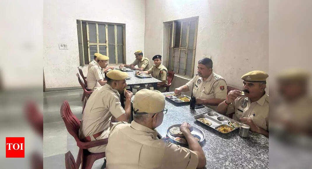 With PHQ help, police mess boycott averted for now | Jaipur News - The ...