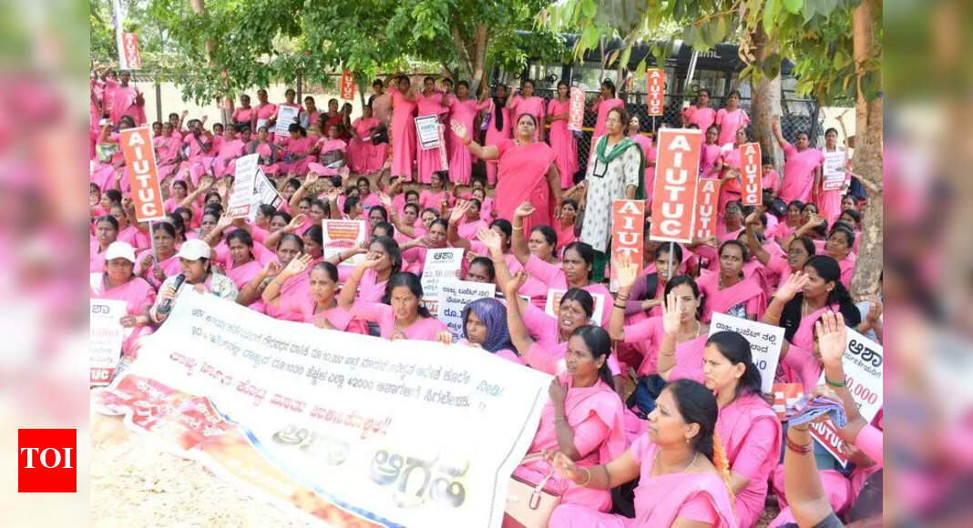 ASHA workers protest seeking honorarium | Mysuru News - The Times of India