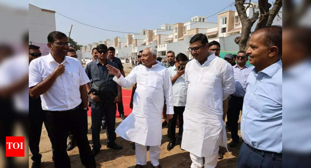 CM reviews progress of key projects in & around Patna | Patna News ...
