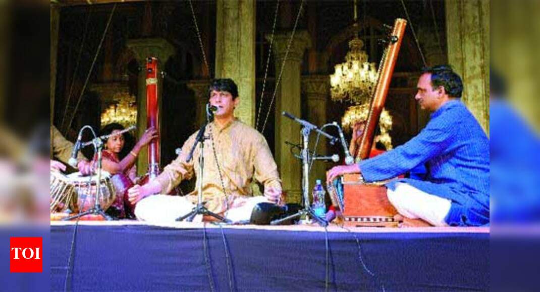 Shrinivas Rao performs in Hyderabad on first day of Sawai Gandharva Pt ...