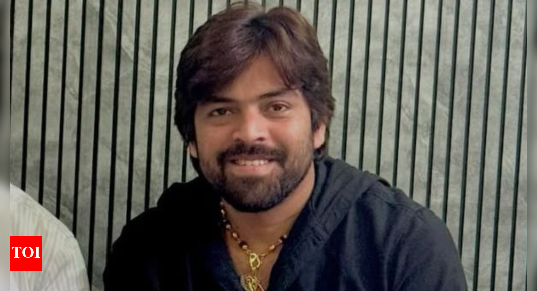 ‘Ek Khatola Jail Ke Bhitar': Police stop Haryanvi singer Masoom Sharma’s concert over song ...