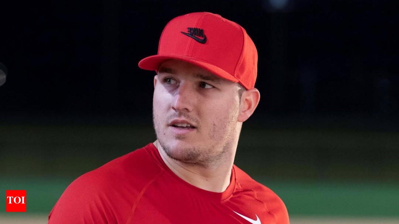 Position De Frappe De Mike Trout Mike Trout Considered Day To Day