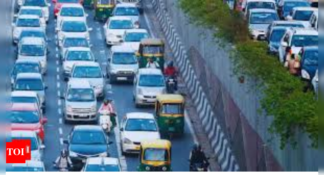Footbridge work on, brace for traffic diversions on Delhi-Gurgaon ...
