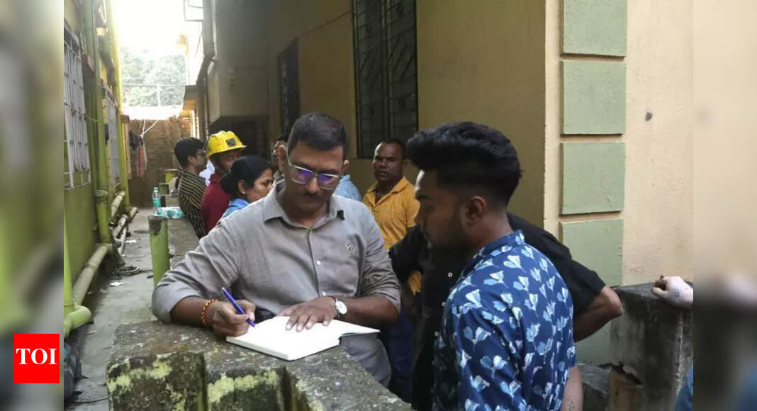 Kolkata Murder: 72-yr-old found burnt to death, son missing | Kolkata News - Times of India