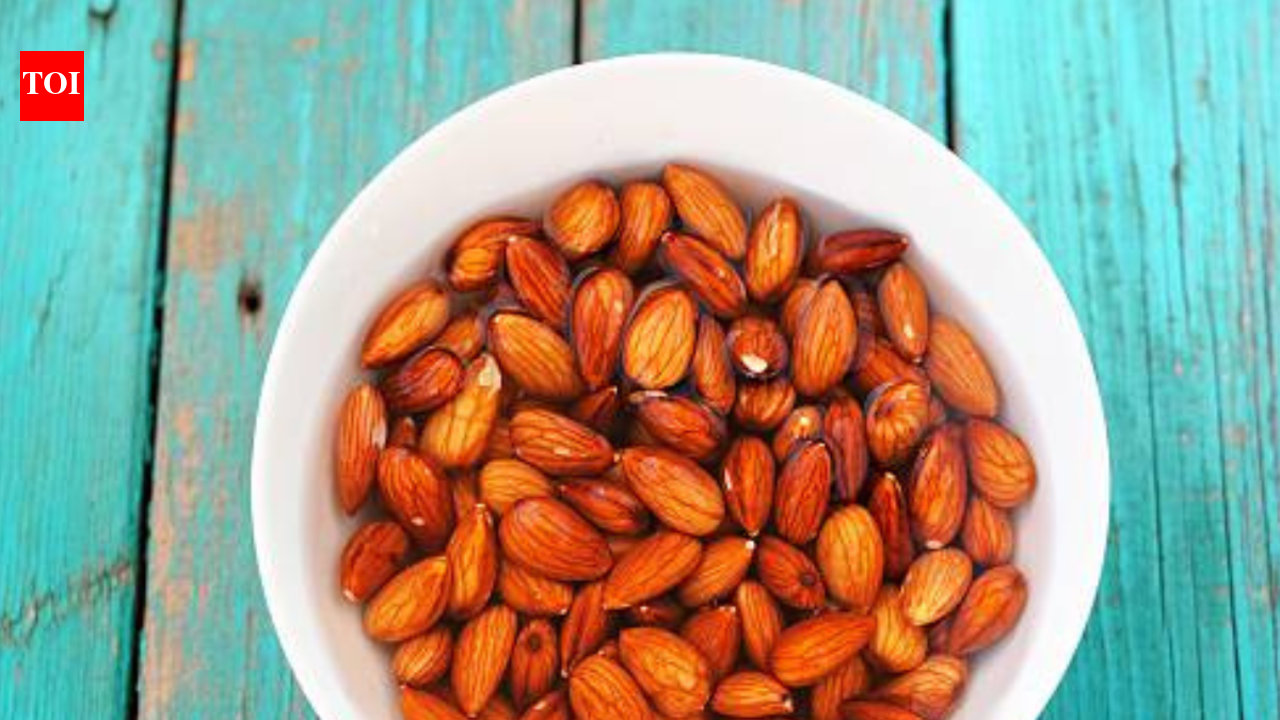 8 benefits of consuming 4 soaked and peeled almonds every day