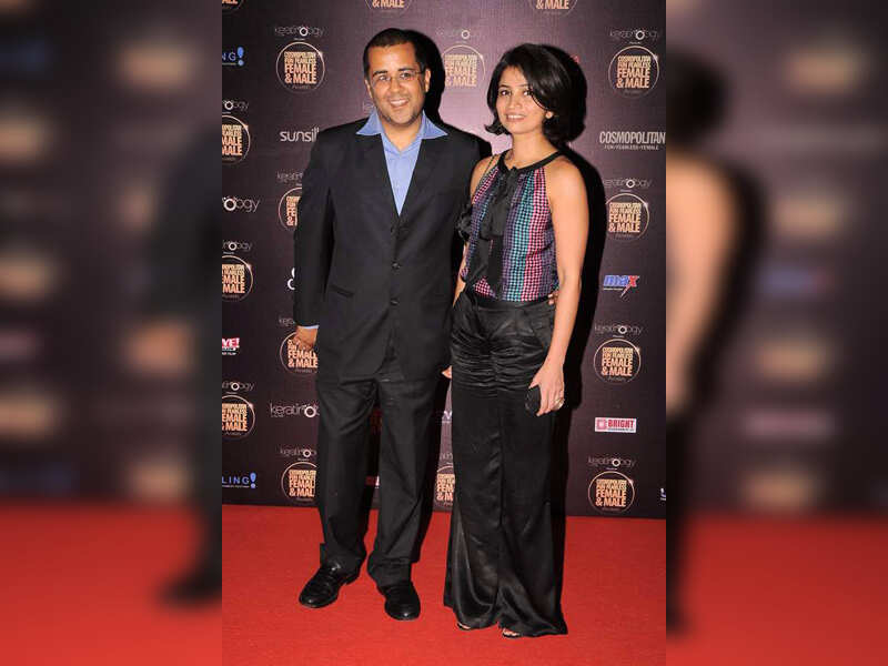 Chetan Bhagat with wife during 'Cosmopolitan Fun Fearless Female & Male ...