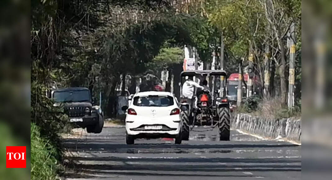 Sun Blazing, Mungeshpur Gets Ready To Retreat Behind Doors | Delhi News ...