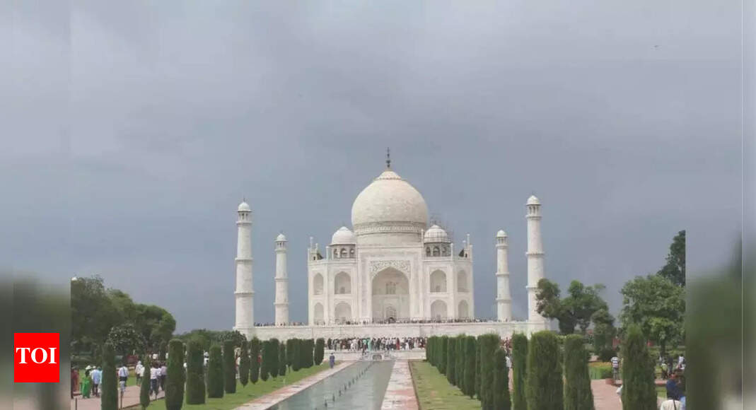The disappearance of the 466 kg gold crown on the Taj Mahal explained ...
