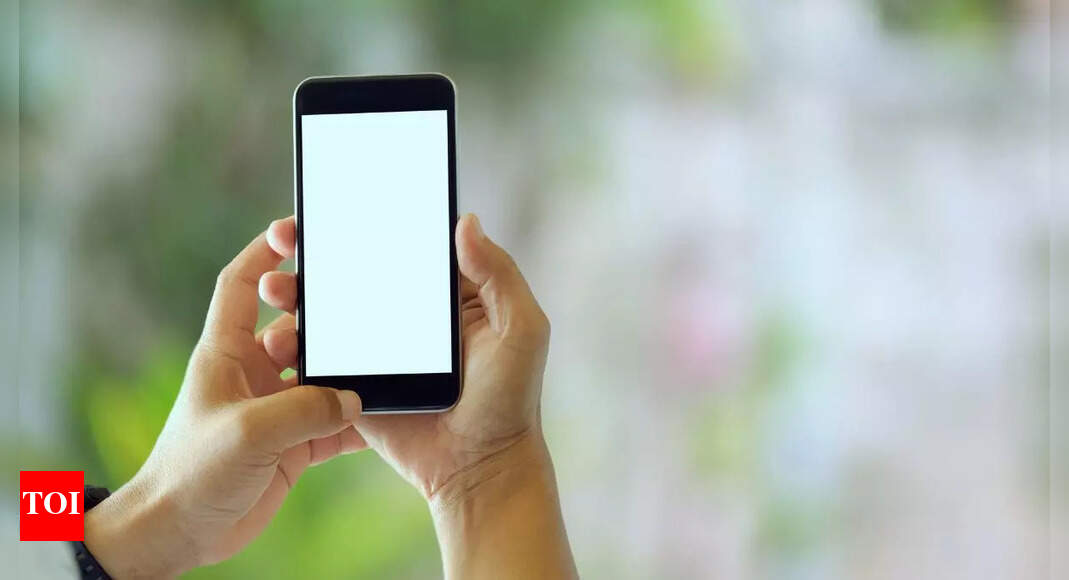 Best Phones Under 30000 With Fast Processors, Stronger Battery And ...