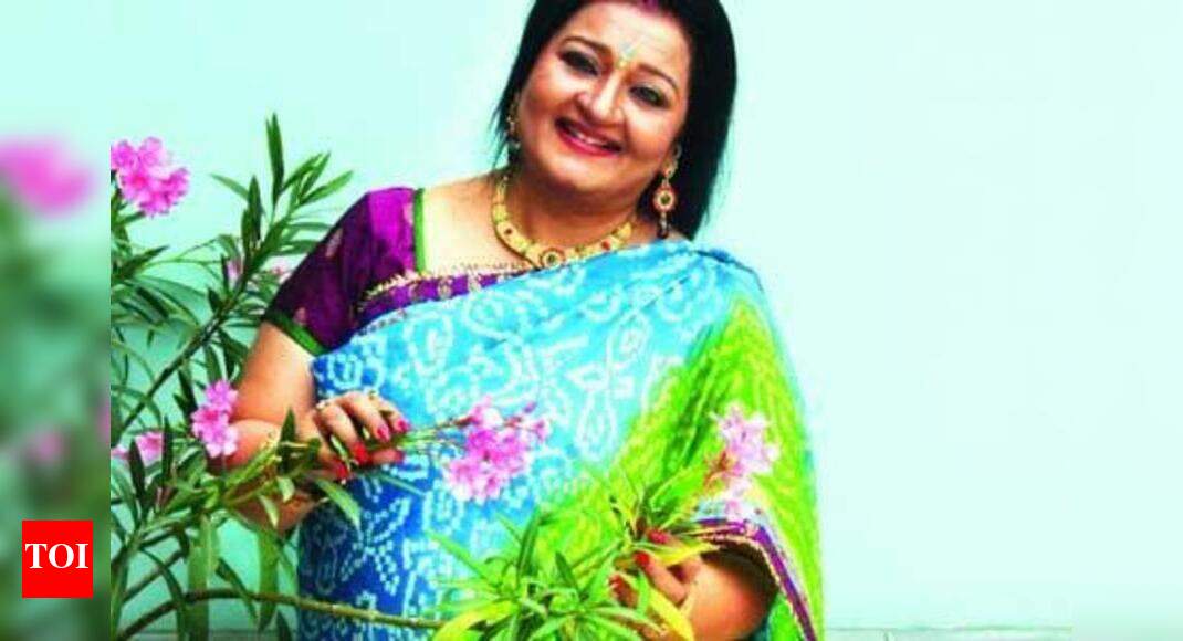 The stage is five feet above the ground: Apara Mehta - Times of India