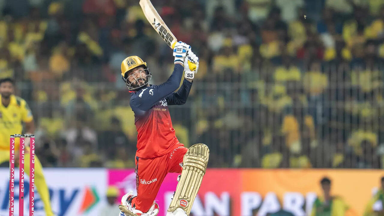 CSK vs RCB LIVE Score: Tim David Smashes Three Consecutive Sixes as RCB ...