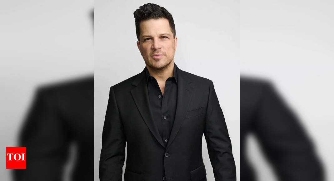 Mark Shunock Joins WWE SmackDown as New Ring Announcer | WWE News - The ...