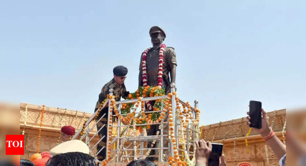 Statue of martyr Jai Singh Bhati unveiled in Jaisalmer | Jaipur News ...