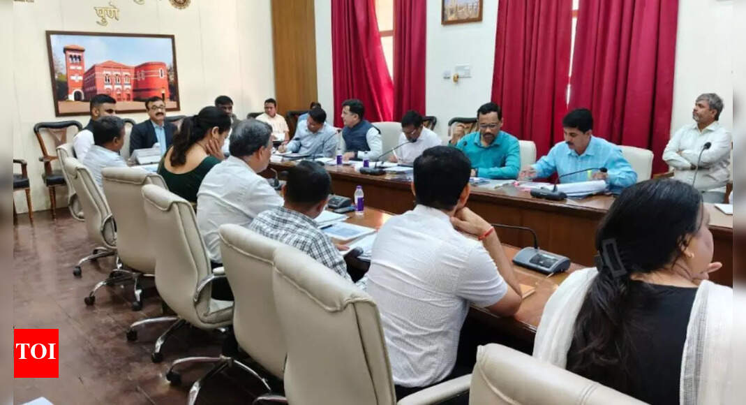 Complete land acquisition for Pune's Purandar airport at the earliest ...